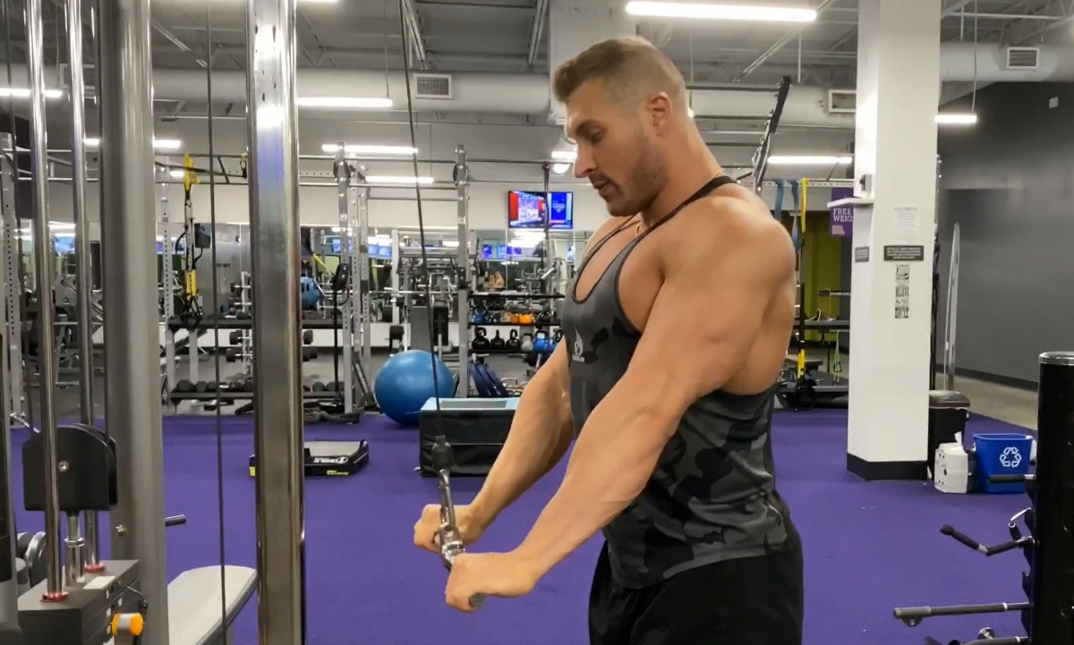 Straight Bar Cable Triceps Extensions